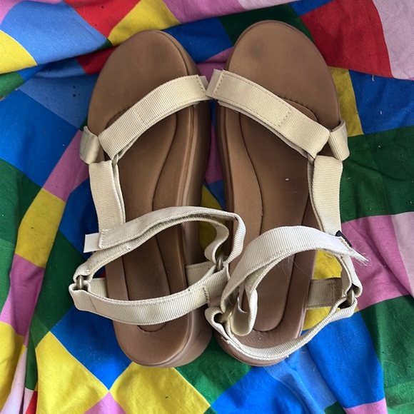 Teva | Shoes | Teva Tan Flatform Sandals 85 Euc | Poshmark